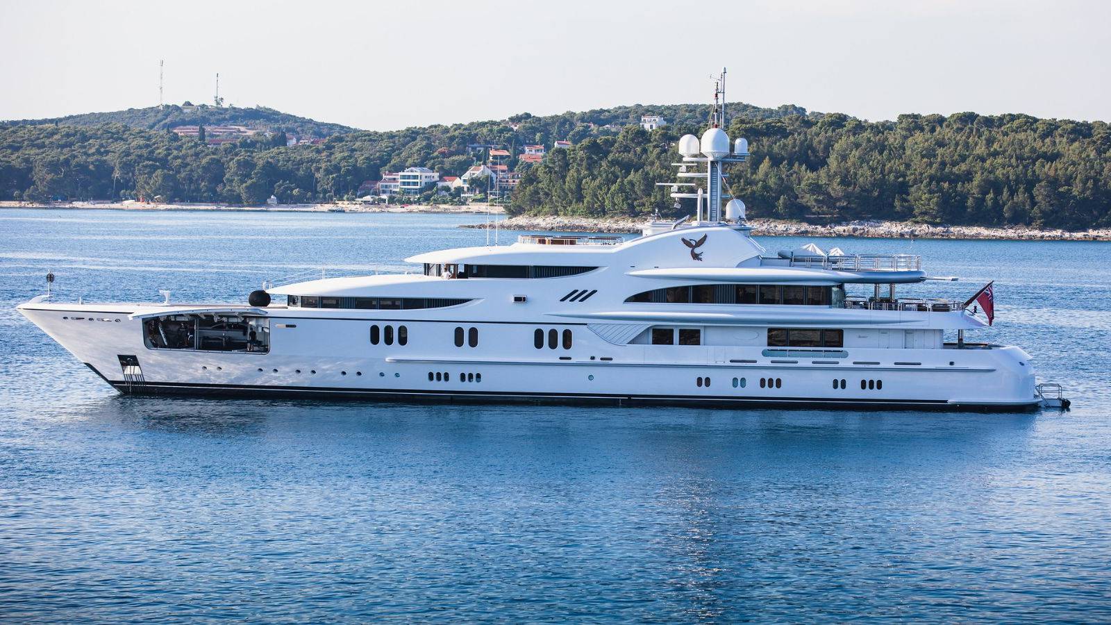 Sail The Ocean With The $250 Million Superyacht Of UFC Owner Frank ...
