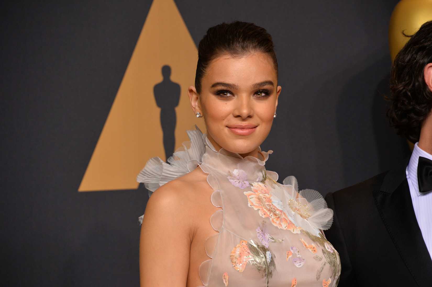 Hailee Steinfeld's Fiance Josh Allen Wants Movie Career To Build $50M ...
