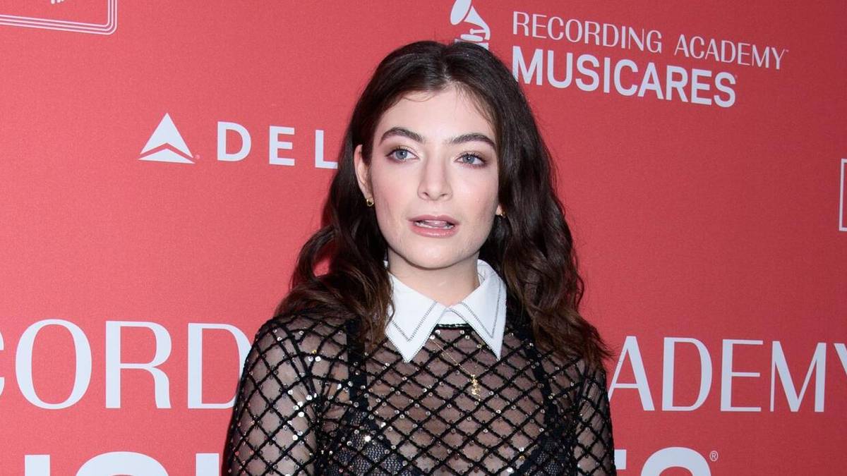 Lorde’s Net Worth Proves Less Can Earn More