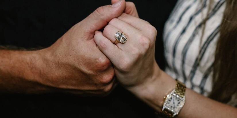 How Much Is Taylor Swift’s Engagement Ring And Who Designed It?