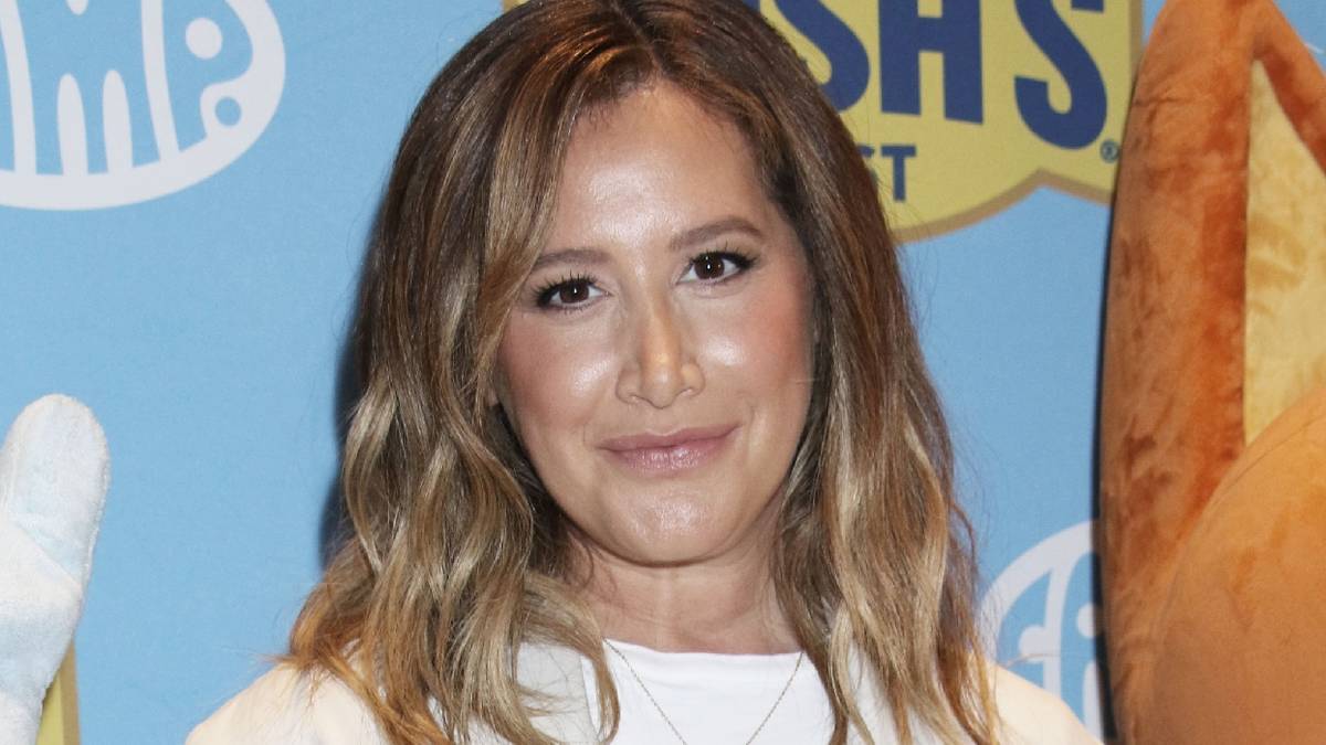Was Ashley Tisdale Paid To Write The Essay Exposing Her Famous Mom Group?