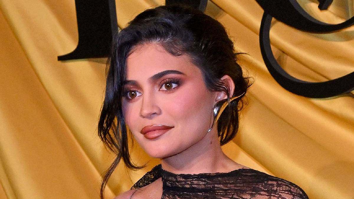 Kylie Jenner Shows Off Million-Dollar Closet During Massive Home ...