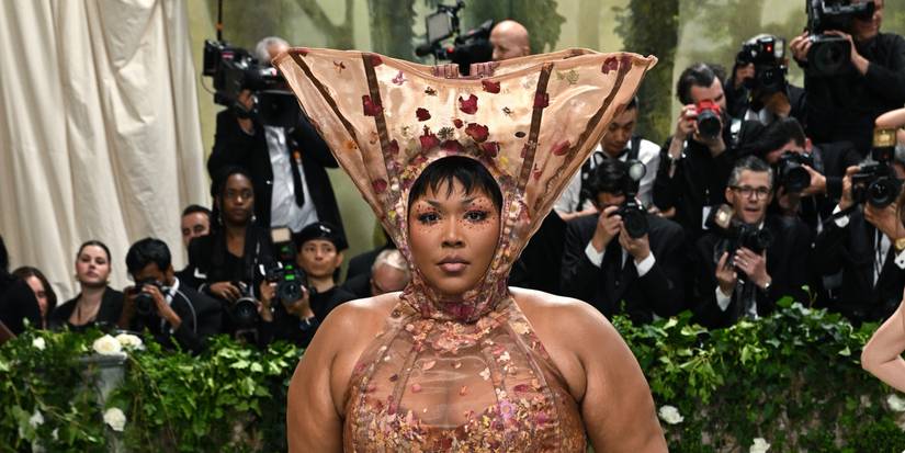 Lizzo Fires Back At Claims She Has Been ‘Sh-t Talking’ Taylor Swift
