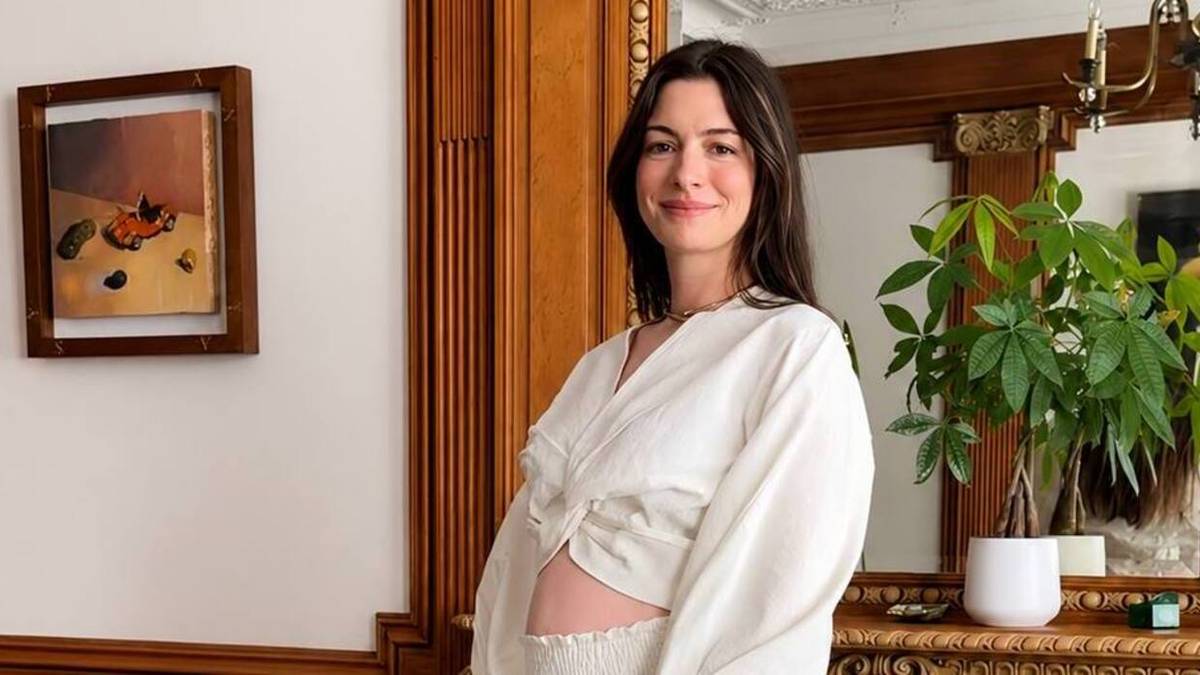Anne Hathaway Confirms Pregnancy With Third Child Amid Busy 2026